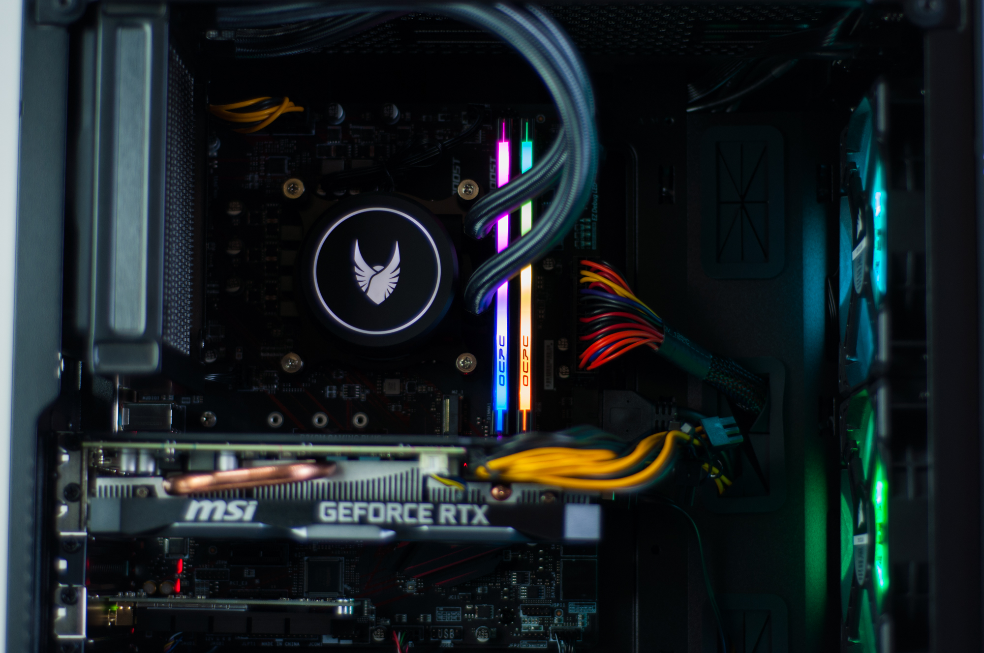 Valkyrie Gaming PC in Corsair iCUE 220T RGB Black | Evatech News