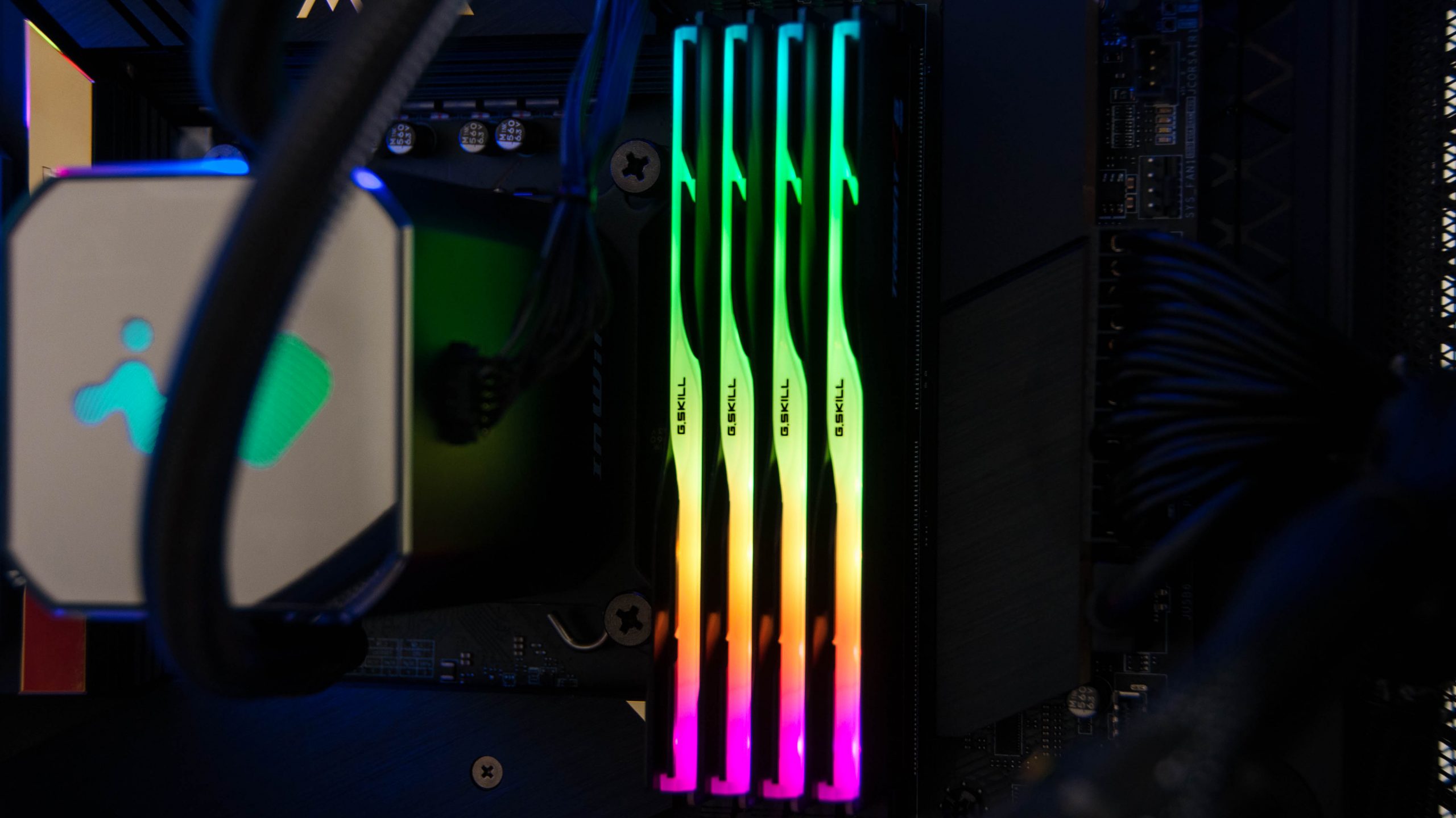 Intel Custom Gaming PC in Corsair iCue 5000T - Evatech News