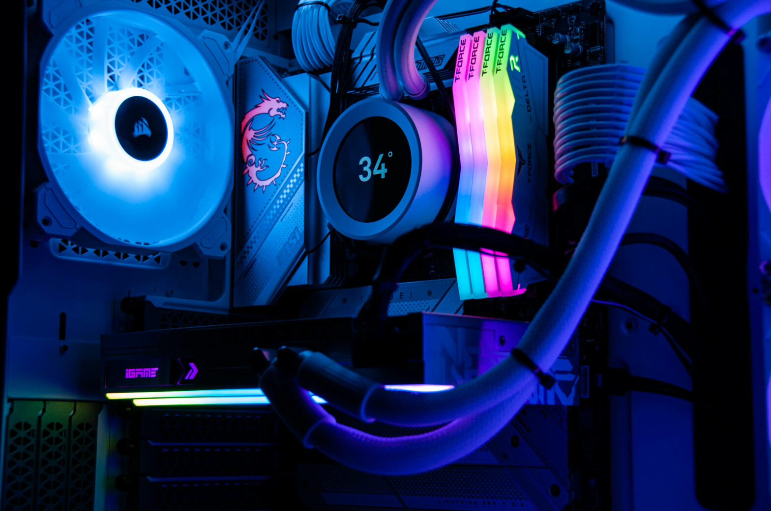 Valkyrie Gaming PC | Corsair 7000X White - Evatech News